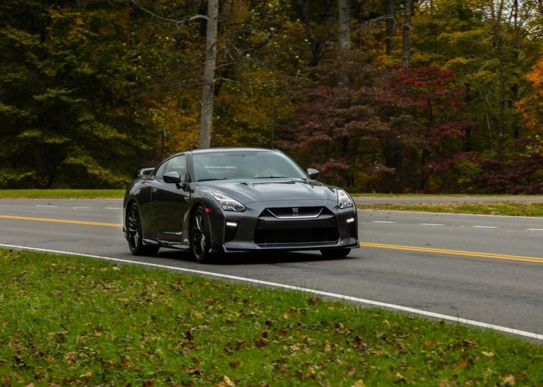 2018 NISSAN GT-R